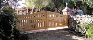 Recycled Wood Pallets Made Gate | Pallet Ideas