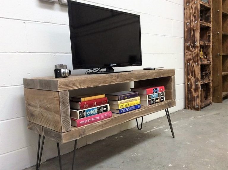 Reclaimed Wooden Pallets TV Multimedia Stand | Pallet Ideas