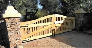 Recycled Wood Pallets Made Gate | Pallet Ideas