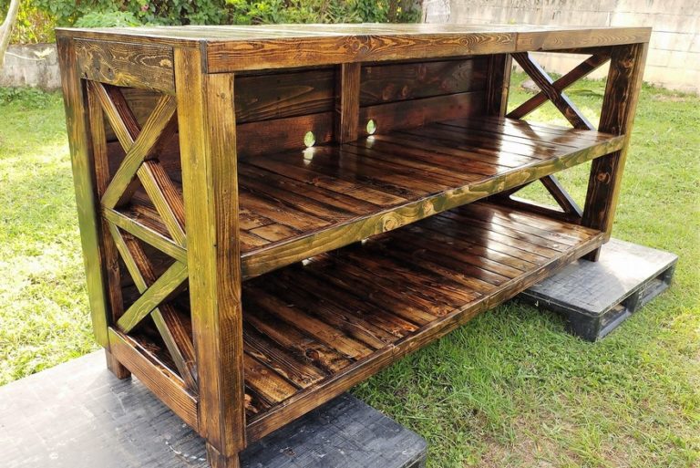 Recycled Wooden Pallets Entertainment Center | Pallet Ideas
